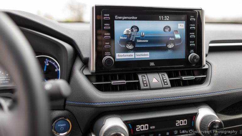 Rijtest Toyota RAV4: Transformer - FemmeFrontaal