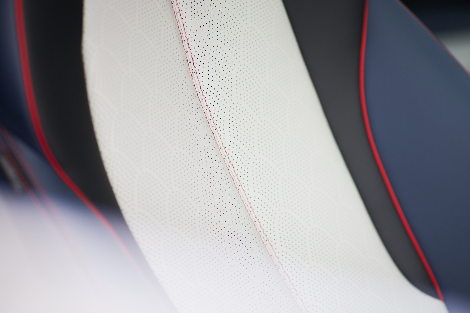 BYD Atto 3 EV: rust, comfort en originaliteit - FemmeFrontaal