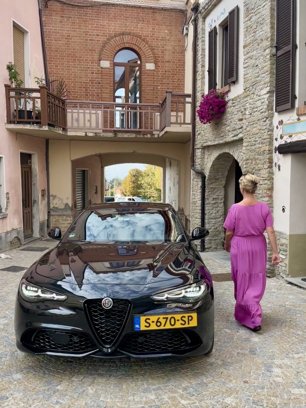 Alfa Romeo Giulia VELOCE 280 AWD: Hier maak je vrienden mee in Italië ...